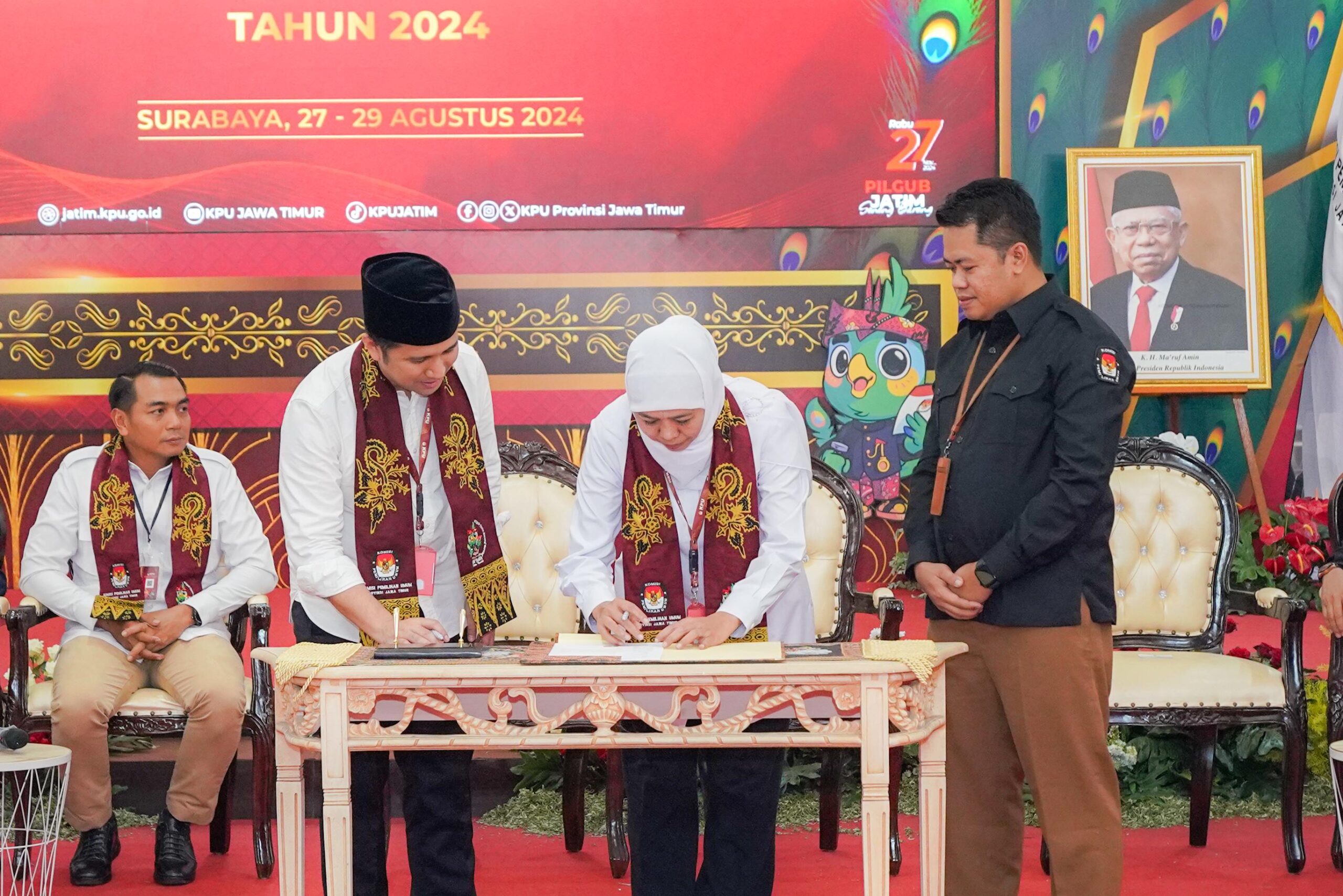 Borong 14 Parpol, Khofifah-Emil Jadi Pendaftar Pertama Pilkada Jawa Timur 2024 | Berita Terpercaya
